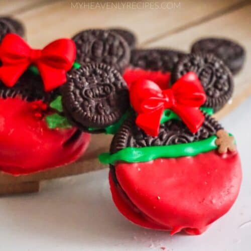 Minnie & Mickey Mouse Christmas Oreos - My Heavenly Recipes