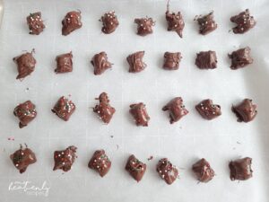 Reindeer Droppings (Peanut Butter Treat) - My Heavenly Recipes