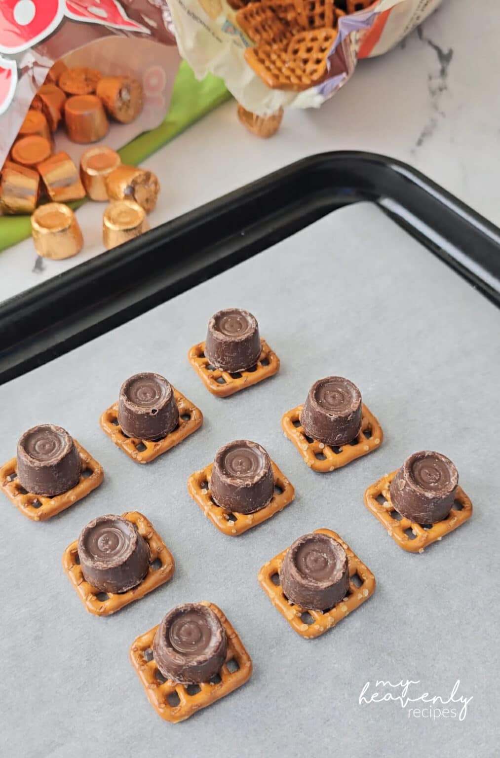 Mini Shamrock M&M Pretzel Treats - My Heavenly Recipes
